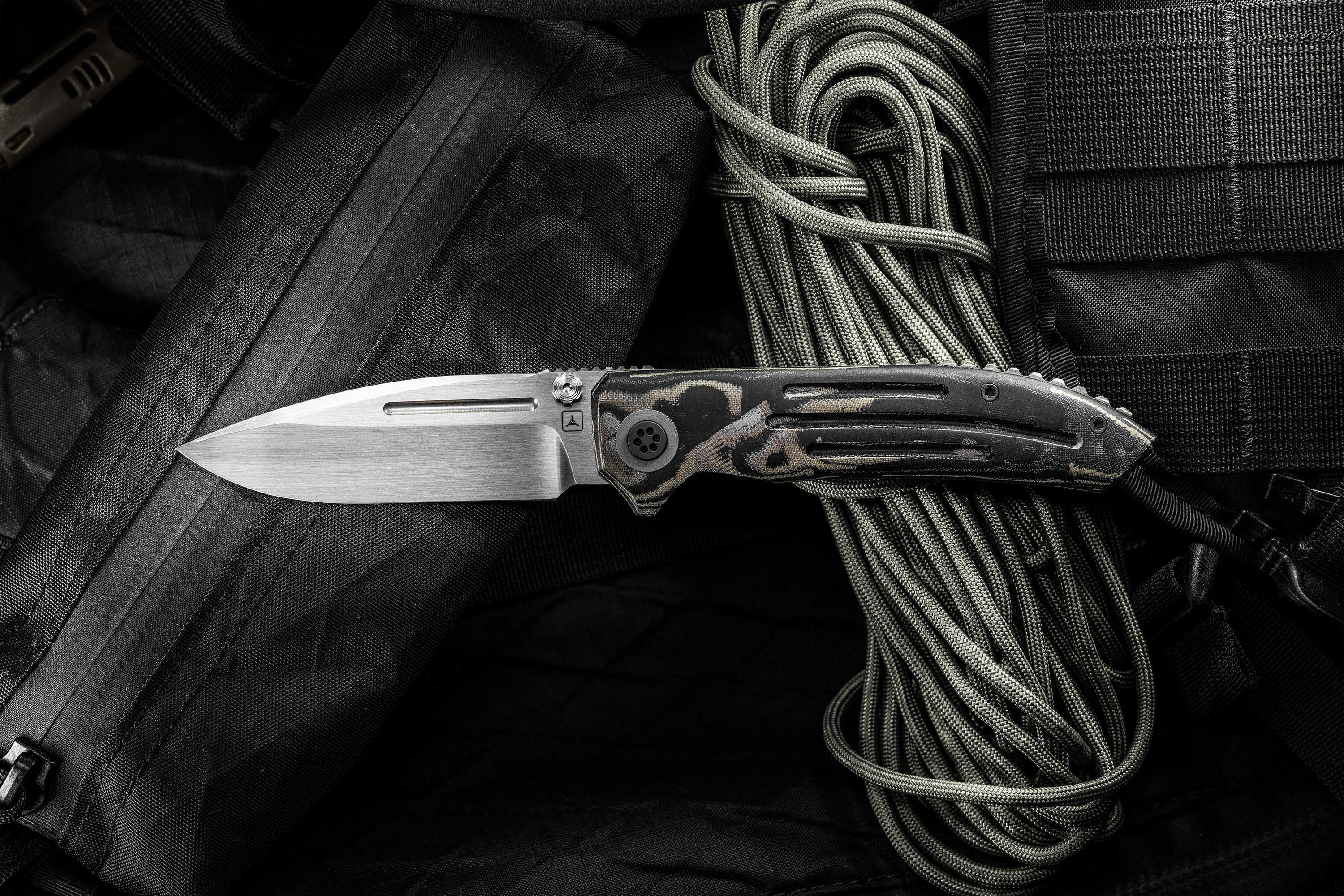 Dauntless Multi-Canvas Black Oeser Edition | Triple Aught Design